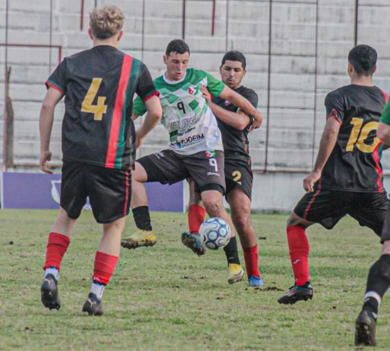 Posadas empató 2-2 con Oberá y se despidió de la Copa País